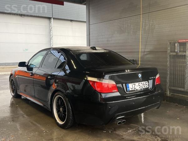 Black BMW 525 2003 in Riga, with an engine capacity of 2.50 L and mileage of 340 thousand km for 3300 €, photo 4 on AUTOMOTO.COM.LV