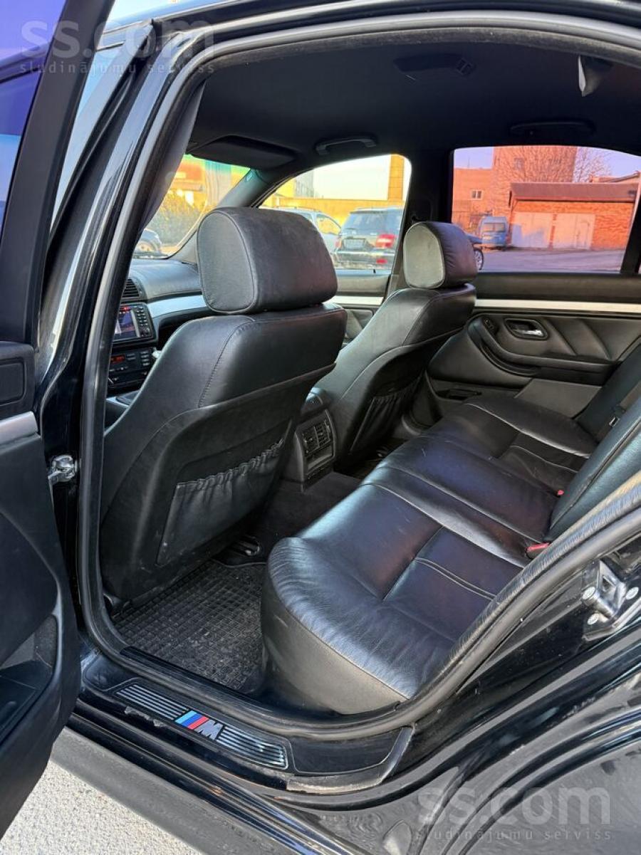 Melns BMW 525 2003 Tukums, ar dzinēja tilpumu 2.50 L un nobraukumu 374 tūkst. km par 4250 €, foto 18 vietnē AUTOMOTO.COM.LV