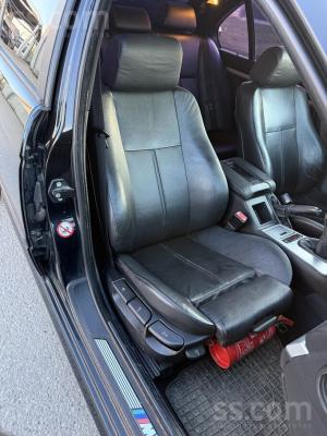 Melns BMW 525 2003 Tukums, ar dzinēja tilpumu 2.50 L un nobraukumu 374 tūkst. km par 4250 €, foto 22 vietnē AUTOMOTO.COM.LV