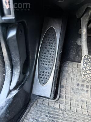 Melns BMW 525 2003 Tukums, ar dzinēja tilpumu 2.50 L un nobraukumu 374 tūkst. km par 4250 €, foto 27 vietnē AUTOMOTO.COM.LV