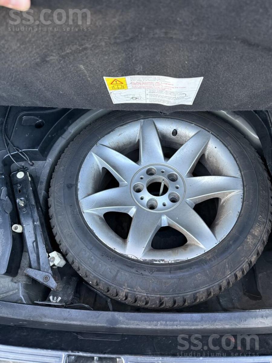 Melns BMW 525 2003 Tukums, ar dzinēja tilpumu 2.50 L un nobraukumu 374 tūkst. km par 4250 €, foto 28 vietnē AUTOMOTO.COM.LV