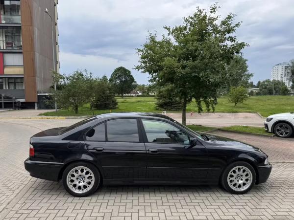 Melns BMW 525 2003 Rīga, ar dzinēja tilpumu 2.50 L un nobraukumu 296 tūkst. km par 3490 €, foto 3 vietnē AUTOMOTO.COM.LV