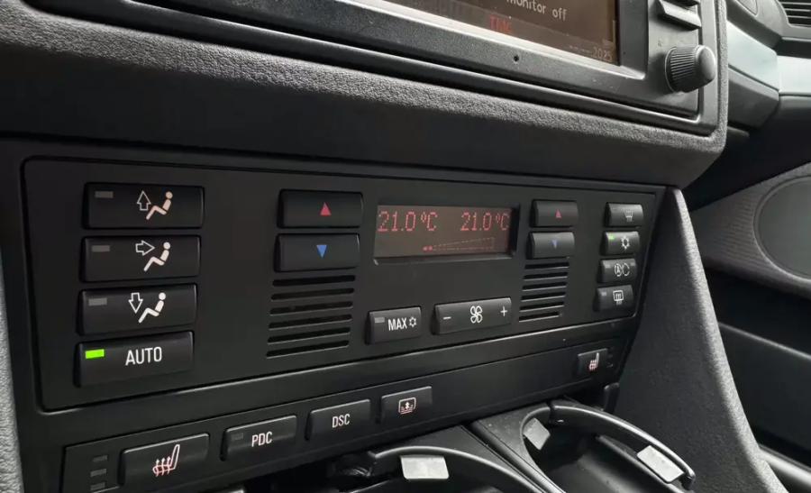 Черный БМВ 525 2003 в Рига, объемом двигателя 2.50 л и пробегом 296 тыс. км за 3490 €, фото 23 на AUTOMOTO.COM.LV