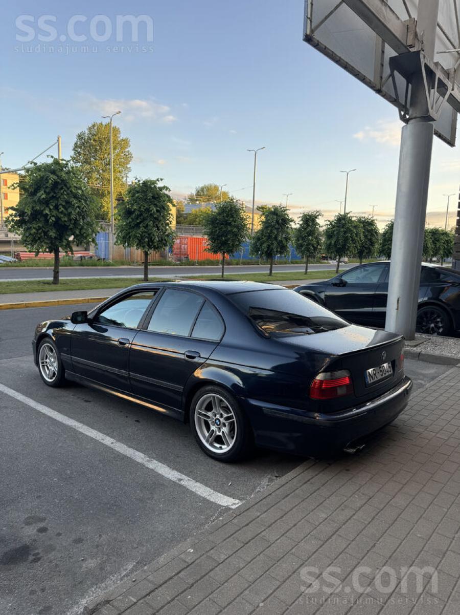 Melns BMW 525 2003 Rīga, ar dzinēja tilpumu 2.50 L un nobraukumu 460 tūkst. km par 4700 €, foto 4 vietnē AUTOMOTO.COM.LV
