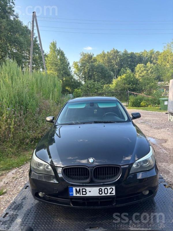 Black BMW 525 2003 in Jelgava, with an engine capacity of 2.50 L and mileage of 330 thousand km for 2100 €, photo 2 on AUTOMOTO.COM.LV