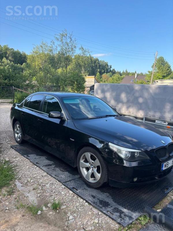 Black BMW 525 2003 in Jelgava, with an engine capacity of 2.50 L and mileage of 330 thousand km for 2100 €, photo 3 on AUTOMOTO.COM.LV