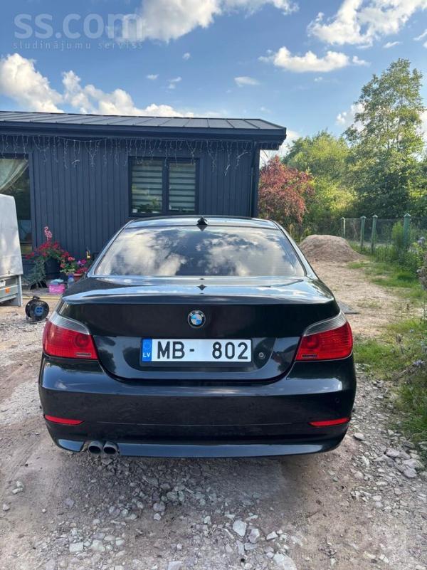Black BMW 525 2003 in Jelgava, with an engine capacity of 2.50 L and mileage of 330 thousand km for 2100 €, photo 4 on AUTOMOTO.COM.LV