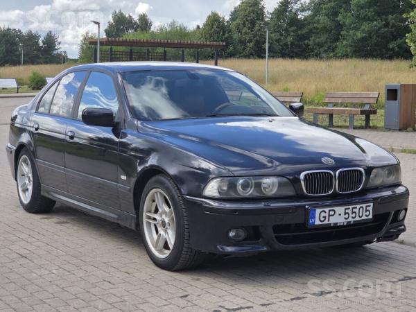Черный БМВ 525 2003 в Тукумс, объемом двигателя 2.50 л и пробегом 285 тыс. км за 4000 €, фото 3 на AUTOMOTO.COM.LV