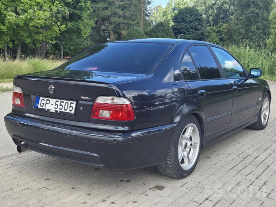 Melns BMW 525 2003 Tukums, ar dzinēja tilpumu 2.50 L un nobraukumu 285 tūkst. km par 4000 €, foto 5 vietnē AUTOMOTO.COM.LV