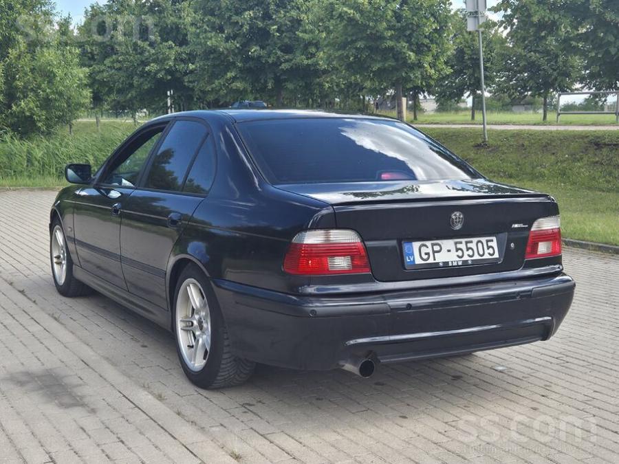 Melns BMW 525 2003 Tukums, ar dzinēja tilpumu 2.50 L un nobraukumu 285 tūkst. km par 4000 €, foto 6 vietnē AUTOMOTO.COM.LV
