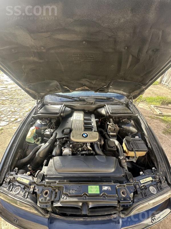 Black BMW 525 2003 in Jelgava, with an engine capacity of 2.50 L and mileage of 418 thousand km for 2500 €, photo 9 on AUTOMOTO.COM.LV