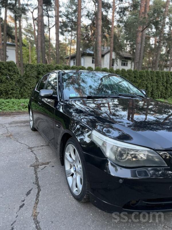 Black BMW 525 2004 in Riga, with an engine capacity of 2.50 L and mileage of 414 thousand km for 10000 €, photo 4 on AUTOMOTO.COM.LV