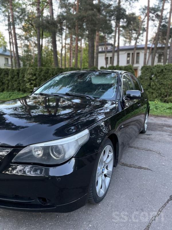 Black BMW 525 2004 in Riga, with an engine capacity of 2.50 L and mileage of 414 thousand km for 10000 €, photo 5 on AUTOMOTO.COM.LV