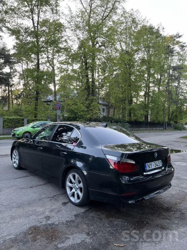 Black BMW 525 2004 in Riga, with an engine capacity of 2.50 L and mileage of 414 thousand km for 10000 €, photo 8 on AUTOMOTO.COM.LV