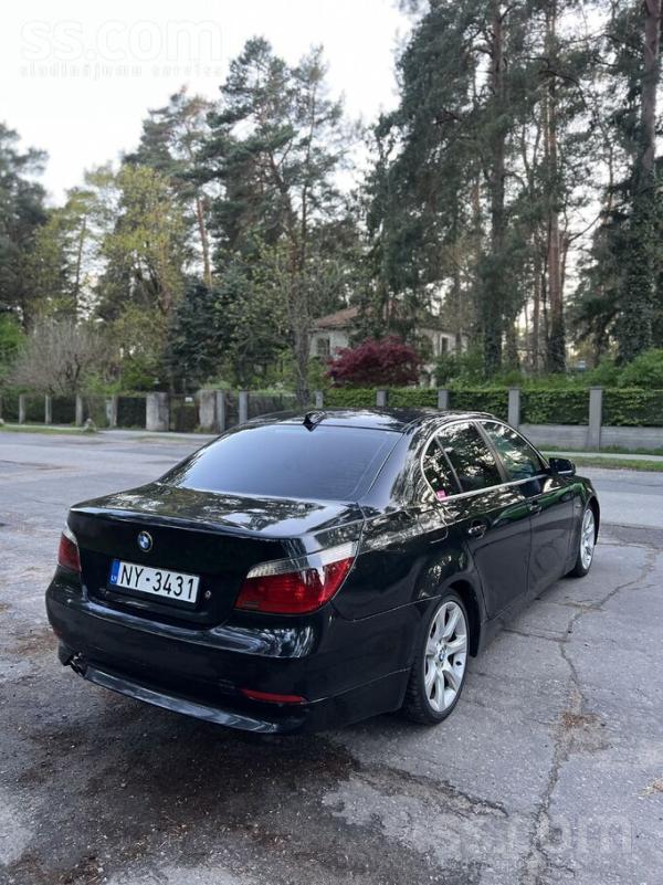 Black BMW 525 2004 in Riga, with an engine capacity of 2.50 L and mileage of 414 thousand km for 10000 €, photo 9 on AUTOMOTO.COM.LV
