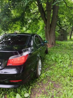 Black BMW 525 2004 in Liepaja, with an engine capacity of 2.50 L and mileage of 420 thousand km for 3300 €, photo 13 on AUTOMOTO.COM.LV