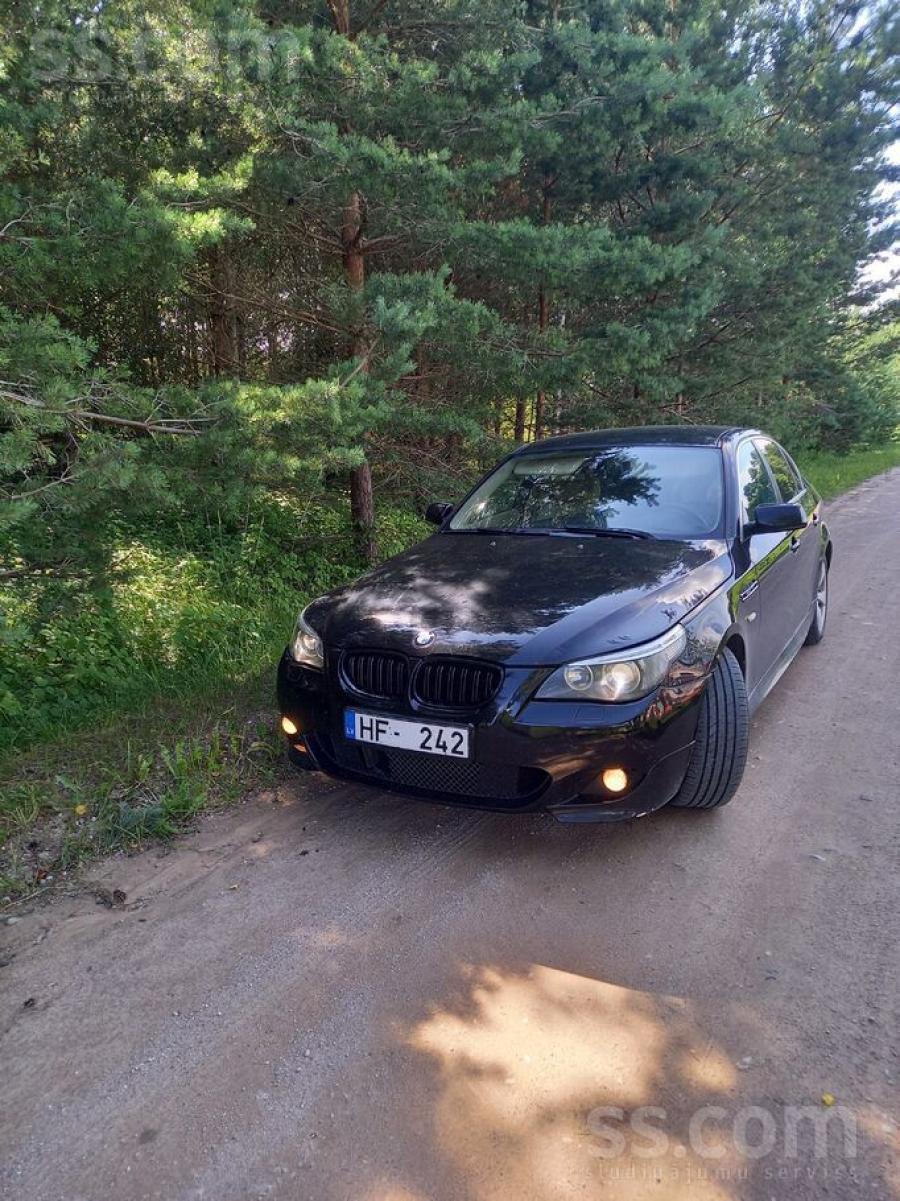 Black BMW 525 2004 in Jelgava, with an engine capacity of 2.50 L and mileage of 370 thousand km for 3100 €, photo 1 on AUTOMOTO.COM.LV