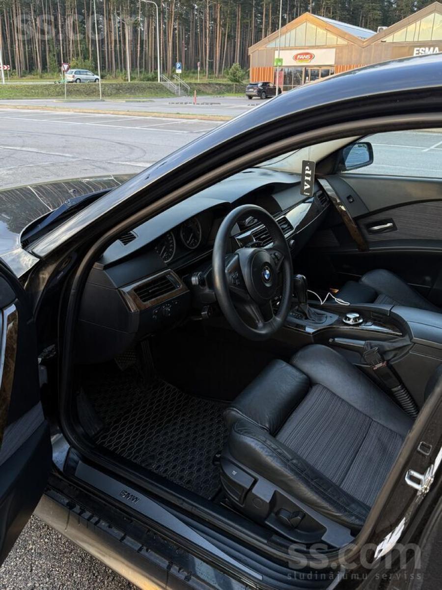 Melns BMW 525 2004 Rīga, ar dzinēja tilpumu 2.50 L un nobraukumu 329 tūkst. km par 4600 €, foto 8 vietnē AUTOMOTO.COM.LV