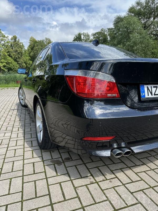 Melns BMW 525 2004 Krāslava, ar dzinēja tilpumu 2.50 L un nobraukumu 299 tūkst. km par 4950 €, foto 3 vietnē AUTOMOTO.COM.LV