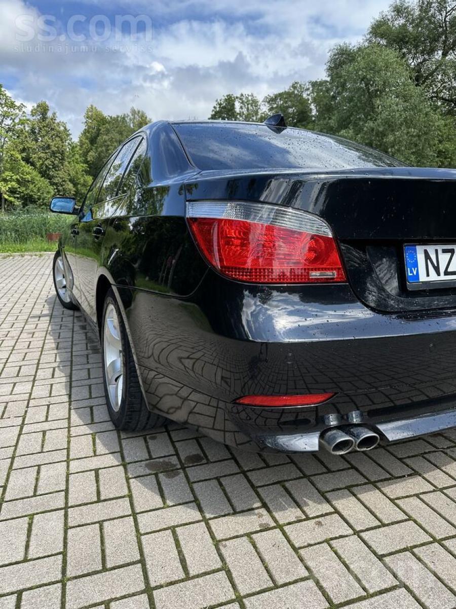 Melns BMW 525 2004 Krāslava, ar dzinēja tilpumu 2.50 L un nobraukumu 299 tūkst. km par 4950 €, foto 3 vietnē AUTOMOTO.COM.LV