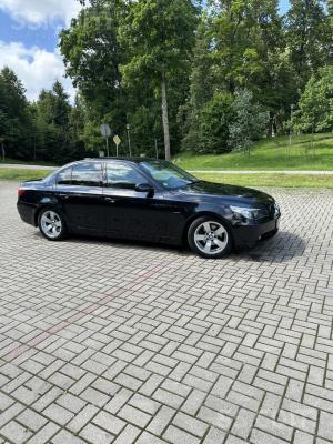 Melns BMW 525 2004 Krāslava, ar dzinēja tilpumu 2.50 L un nobraukumu 299 tūkst. km par 4950 €, foto 5 vietnē AUTOMOTO.COM.LV