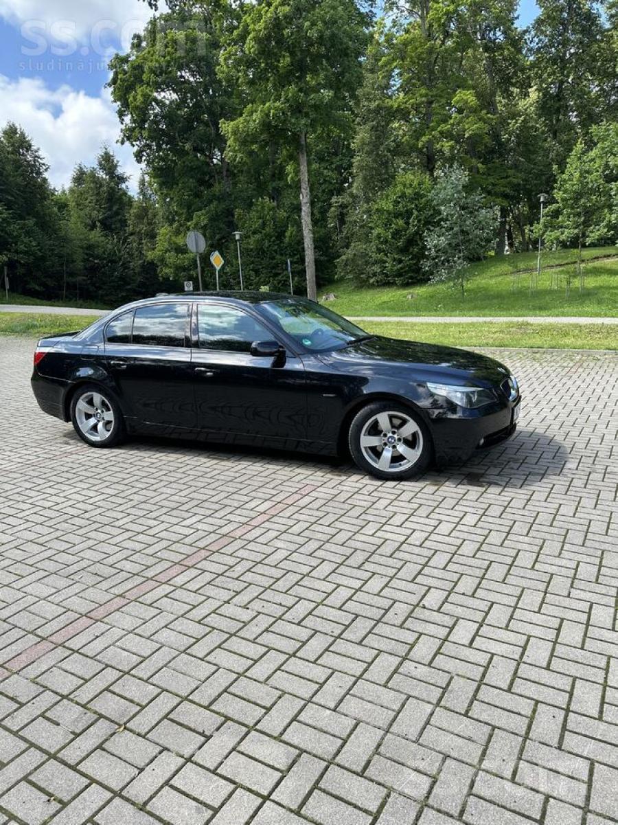 Melns BMW 525 2004 Krāslava, ar dzinēja tilpumu 2.50 L un nobraukumu 299 tūkst. km par 4950 €, foto 5 vietnē AUTOMOTO.COM.LV