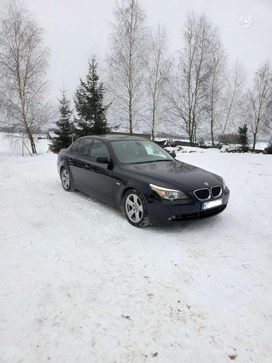 Black BMW 525 2004 in Alytus, with an engine capacity of 2.50 L and mileage of 404 thousand km for 4200 €, photo 1 on AUTOMOTO.COM.LV