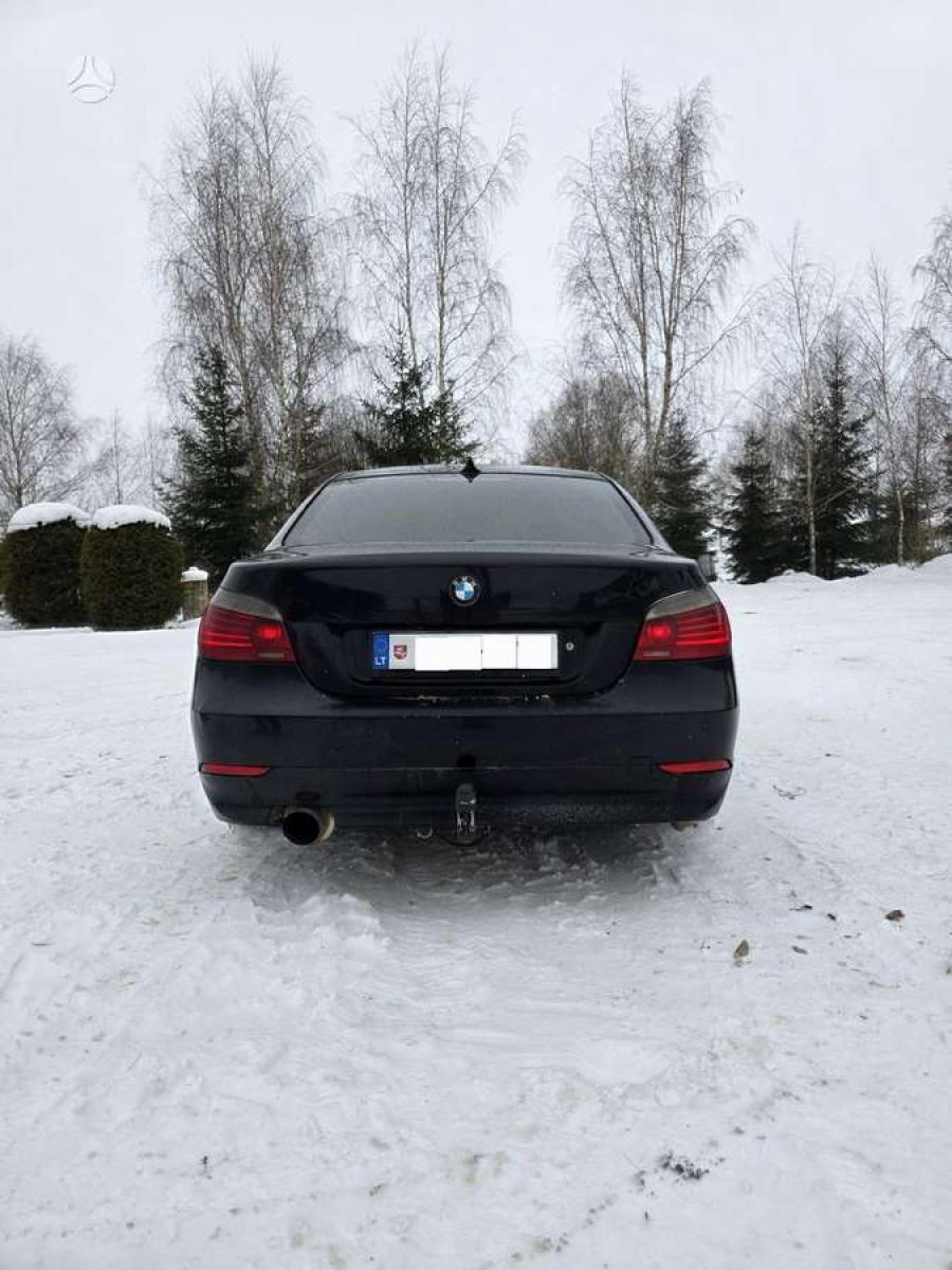 Black BMW 525 2004 in Alytus, with an engine capacity of 2.50 L and mileage of 404 thousand km for 4200 €, photo 8 on AUTOMOTO.COM.LV