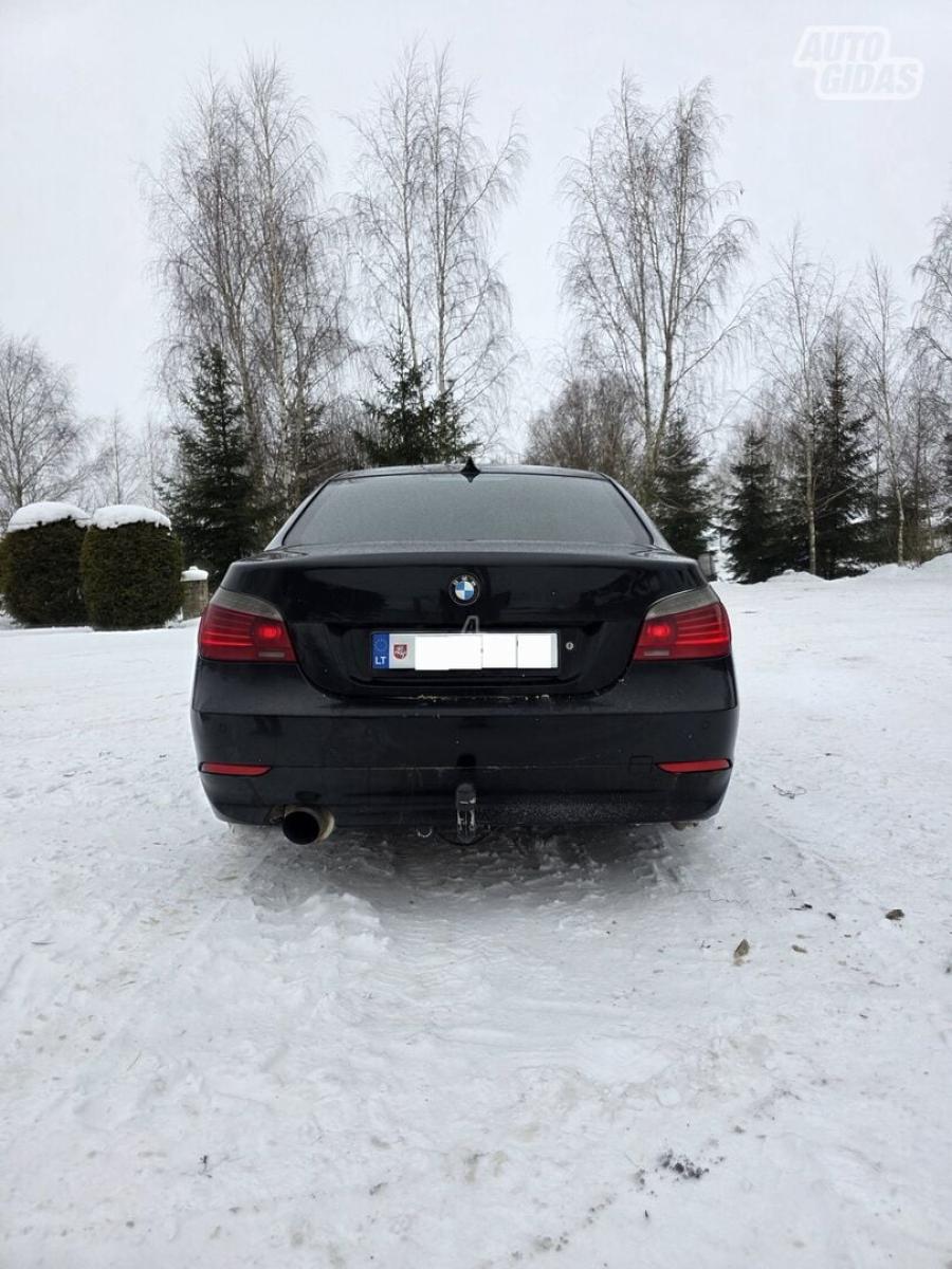 Black BMW 525 2004 in Alytus, with an engine capacity of 2.50 L and mileage of 403 thousand km for 4200 €, photo 5 on AUTOMOTO.COM.LV