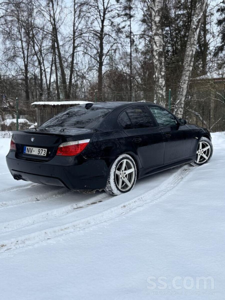 Black BMW 525 2004 in Riga, with an engine capacity of 2.50 L and mileage of 435 thousand km for 3300 €, photo 2 on AUTOMOTO.COM.LV