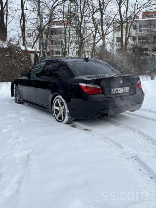 Melns BMW 525 2004 Rīga, ar dzinēja tilpumu 2.50 L un nobraukumu 435 tūkst. km par 3300 €, foto 4 vietnē AUTOMOTO.COM.LV