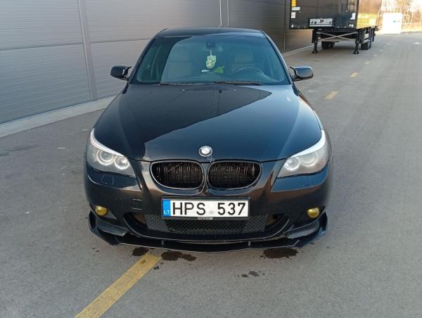 Black BMW 525 2004 in Kaisiadorys, with an engine capacity of 2.50 L and mileage of 511 thousand km for 3200 €, photo 1 on AUTOMOTO.COM.LV