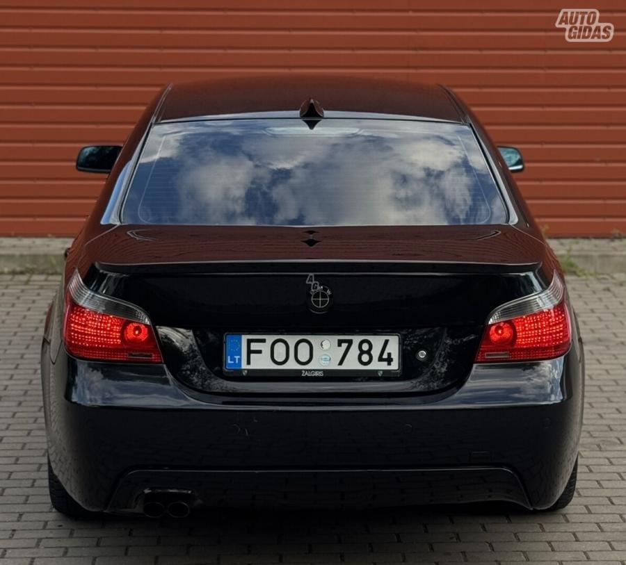 Melns BMW 525 2004 Kauņa, ar dzinēja tilpumu 2.50 L un nobraukumu 222 tūkst. km par 2900 €, foto 3 vietnē AUTOMOTO.COM.LV