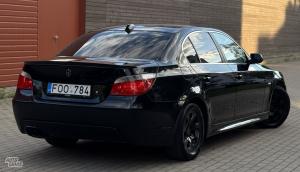 Melns BMW 525 2004 Kauņa, ar dzinēja tilpumu 2.50 L un nobraukumu 222 tūkst. km par 2900 €, foto 15 vietnē AUTOMOTO.COM.LV