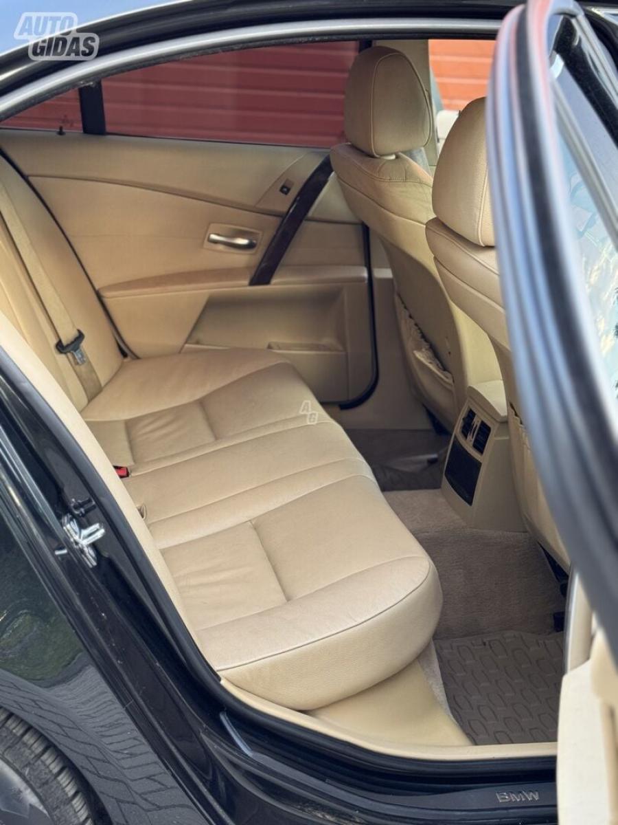 Melns BMW 525 2004 Kauņa, ar dzinēja tilpumu 2.50 L un nobraukumu 222 tūkst. km par 2900 €, foto 21 vietnē AUTOMOTO.COM.LV