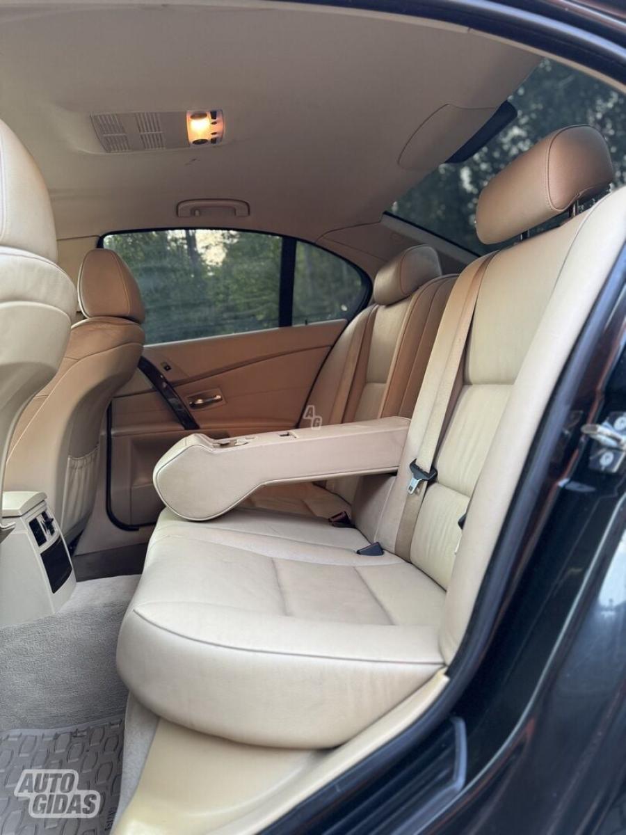 Melns BMW 525 2004 Kauņa, ar dzinēja tilpumu 2.50 L un nobraukumu 222 tūkst. km par 2900 €, foto 23 vietnē AUTOMOTO.COM.LV