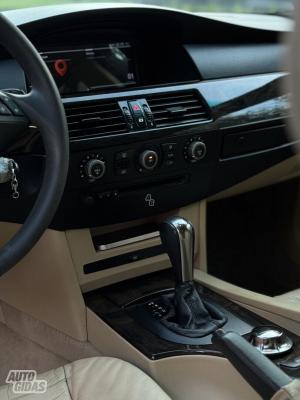 Melns BMW 525 2004 Kauņa, ar dzinēja tilpumu 2.50 L un nobraukumu 222 tūkst. km par 2900 €, foto 25 vietnē AUTOMOTO.COM.LV