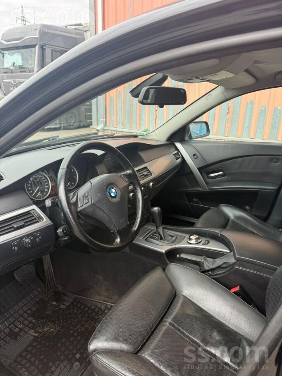 Black BMW 525 2004 in Riga, with an engine capacity of 2.50 L and mileage of 0 thousand km for 3900 €, photo 9 on AUTOMOTO.COM.LV