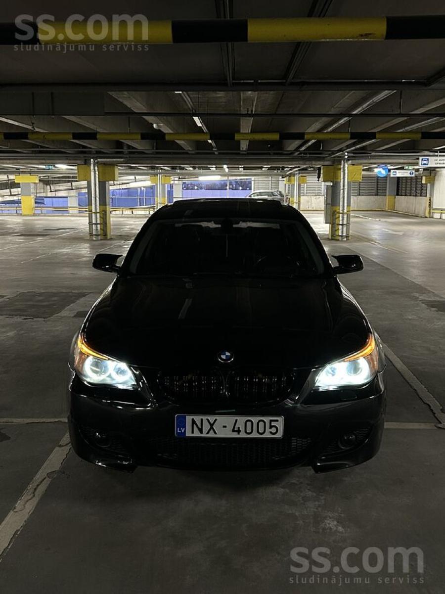 Black BMW 525 2004 in Riga, with an engine capacity of 2.50 L and mileage of 303 thousand km for 5100 €, photo 1 on AUTOMOTO.COM.LV