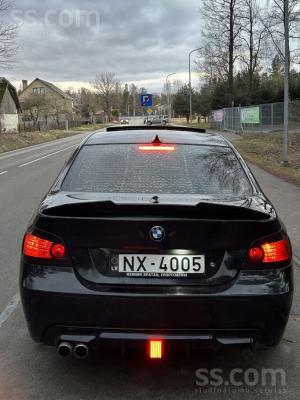 Black BMW 525 2004 in Riga, with an engine capacity of 2.50 L and mileage of 303 thousand km for 5100 €, photo 3 on AUTOMOTO.COM.LV