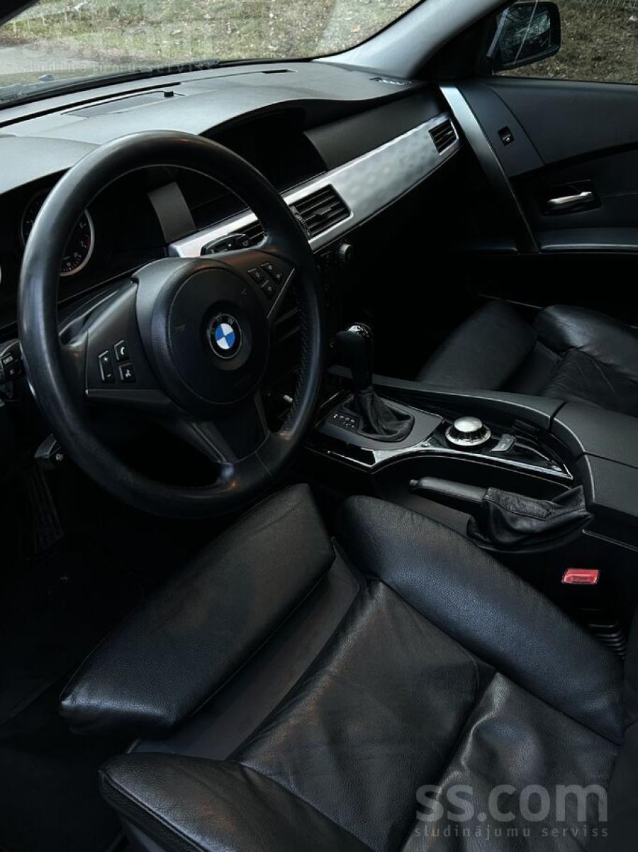 Black BMW 525 2004 in Riga, with an engine capacity of 2.50 L and mileage of 303 thousand km for 5100 €, photo 6 on AUTOMOTO.COM.LV