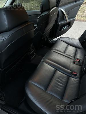 Black BMW 525 2004 in Riga, with an engine capacity of 2.50 L and mileage of 303 thousand km for 5100 €, photo 7 on AUTOMOTO.COM.LV