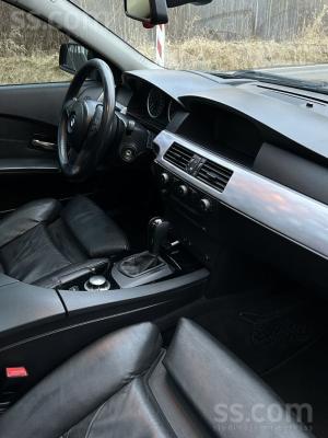 Black BMW 525 2004 in Riga, with an engine capacity of 2.50 L and mileage of 303 thousand km for 5100 €, photo 9 on AUTOMOTO.COM.LV
