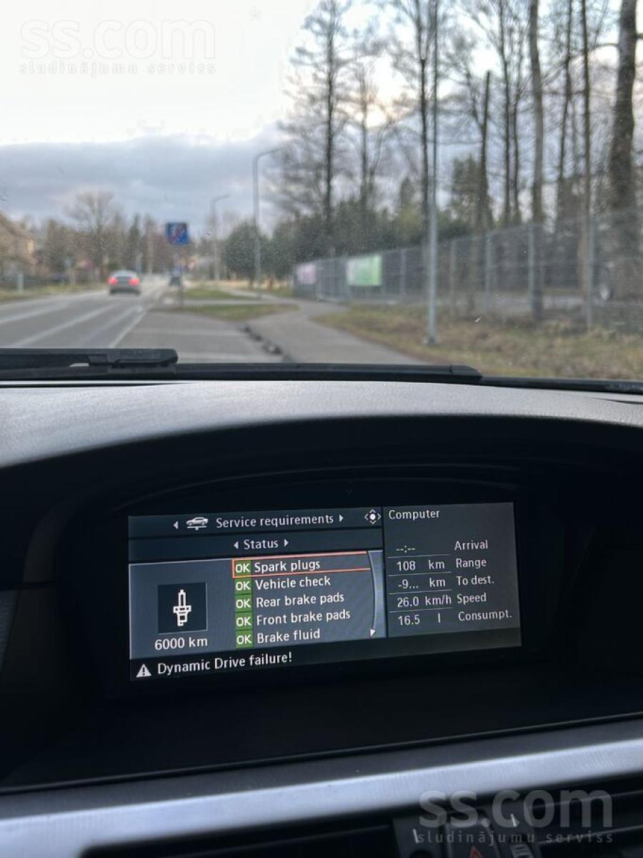 Black BMW 525 2004 in Riga, with an engine capacity of 2.50 L and mileage of 303 thousand km for 5100 €, photo 12 on AUTOMOTO.COM.LV