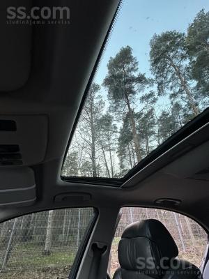 Black BMW 525 2004 in Riga, with an engine capacity of 2.50 L and mileage of 303 thousand km for 5100 €, photo 13 on AUTOMOTO.COM.LV