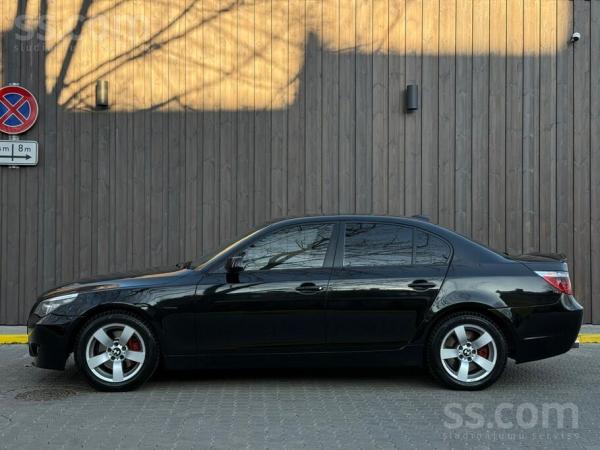 Black BMW 525 2004 in Riga, with an engine capacity of 2.50 L and mileage of 0 thousand km for 3290 €, photo 3 on AUTOMOTO.COM.LV