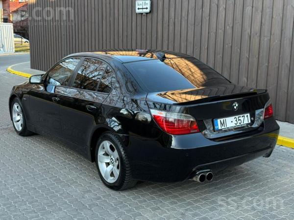 Black BMW 525 2004 in Riga, with an engine capacity of 2.50 L and mileage of 0 thousand km for 3290 €, photo 4 on AUTOMOTO.COM.LV