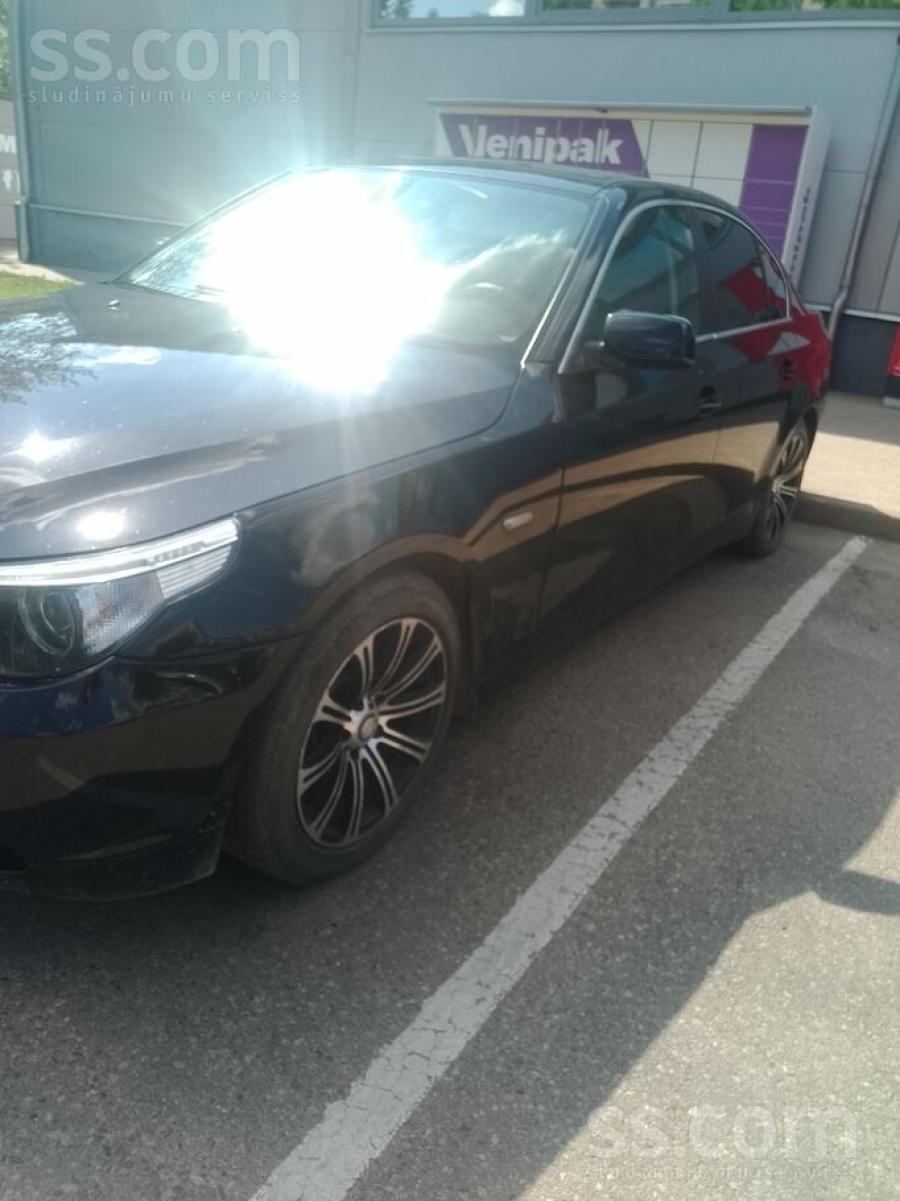 Black BMW 525 2004 in Daugavpils, with an engine capacity of 2.50 L and mileage of 370 thousand km for 4000 €, photo 3 on AUTOMOTO.COM.LV