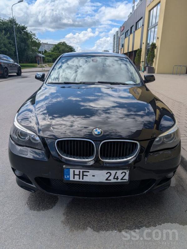 Black BMW 525 2004 in Riga, with an engine capacity of 2.50 L and mileage of 0 thousand km for 3900 €, photo 1 on AUTOMOTO.COM.LV
