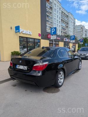 Melns BMW 525 2004 Rīga, ar dzinēja tilpumu 2.50 L un nobraukumu 0 tūkst. km par 3900 €, foto 4 vietnē AUTOMOTO.COM.LV